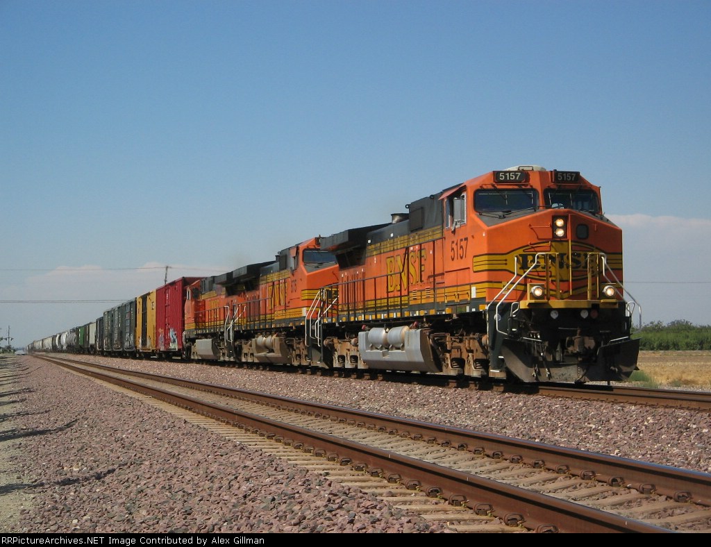 BNSF 5157 East